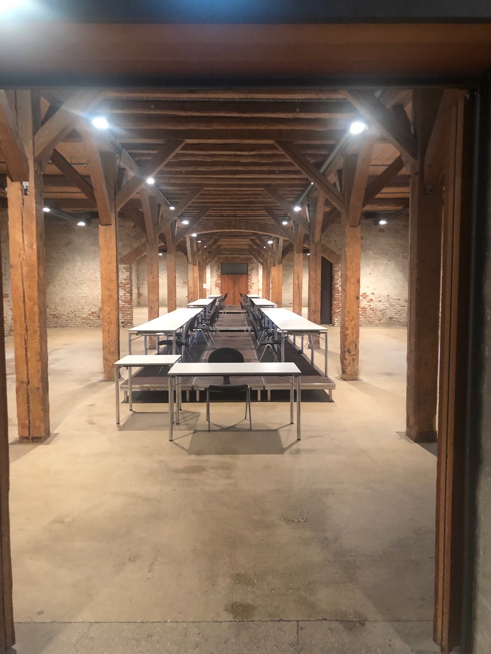 Aufbau - Bending Feathers